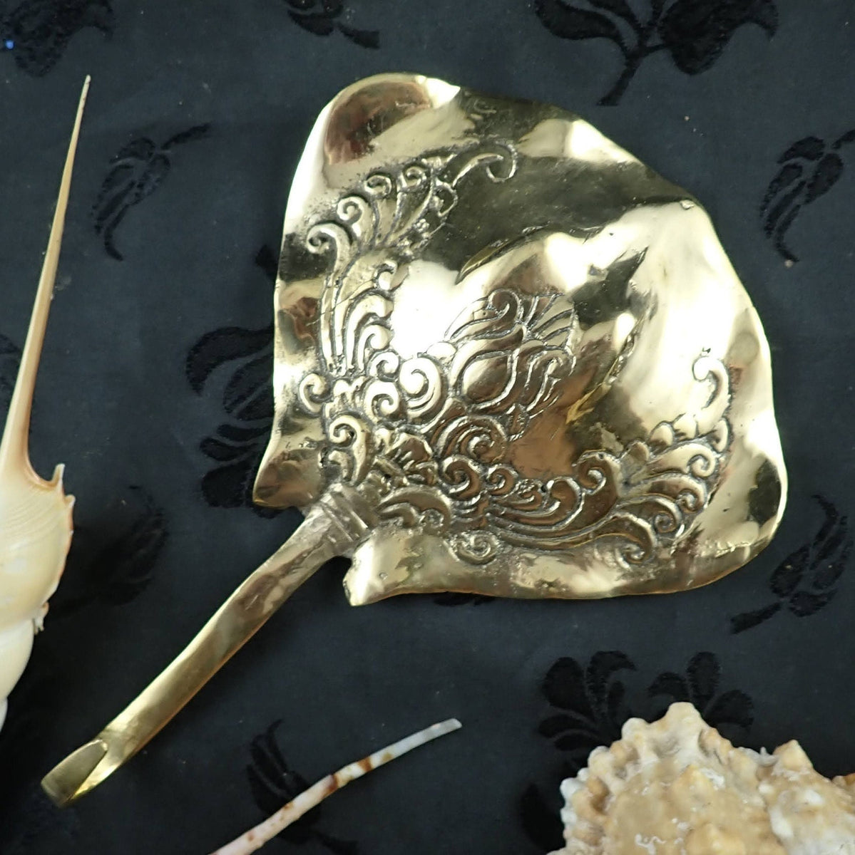 Stingray gold Hanger, Sea life batik Brass hook – Ubud Glass